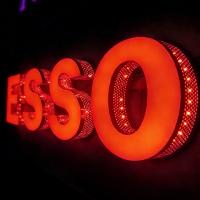 China Stainless Steel Diamond Letters Acrylic Letters Advertising Display Punched Letters Sign for sale