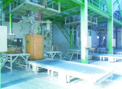 China Powder Flour Jumbo Bagging Machine 0.8Mpa Sack Weighing Filling 500-2000kg for sale