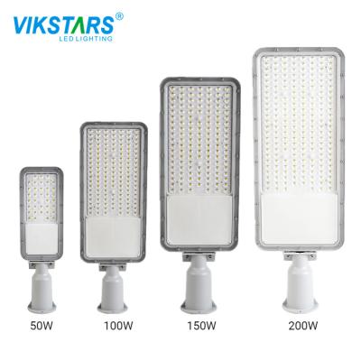 China 90lm 130lm Waterproof LED Street Light grey With 5 Years Warranty for sale