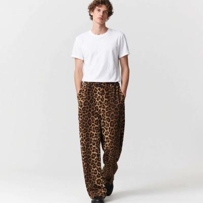 China 2025 New Street Fashion Outdoor Jogger Sweat Pants for Men Custom Straight Sports Casual Leopard Print Baggy Mens Sweatpants for sale