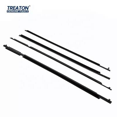 China Treaton Bady Parts 75720-0R020 75710-0R020 Window Moulding Weatherstrip Seal Belt for RAV4 for sale