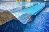 China Hotel Swimming Pool Tile Glass Mosaic in Polished Blue Ocean Mix with Shining Surface for sale