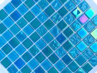 China Iridescent Mosaic Glass Pool Blue Swimming Pool Glass Mosaic Tile with Acid-Resistant for sale
