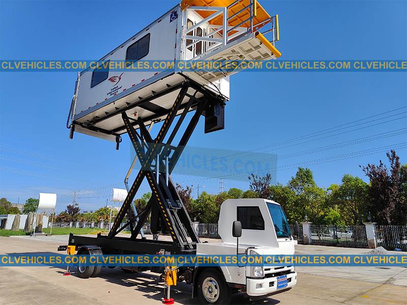 ISUZU Airline Boarding Truck ISUZU Airline Boarding Truck