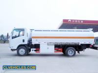 China ELF 190hp ISUZU Fuel Tanker Truck Light Duty 8000 Liters With Radial Tires for sale