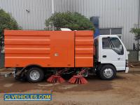 China N Series 130hp 7cbm ISUZU Road Sweeper Truck Road Washing Truck 70000L for sale