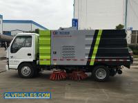 China 130hp 7cbm ISUZU Road Sweeper Truck Water Jetting 15000L 6900mm*220mm0*2670mm for sale