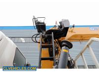 China 8X4 GIGA ISUZU Truck Mounted Crane 16 Ton Telescopic Boom Crane Truck for sale