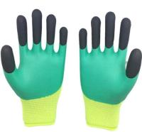 China Green Polyester Latex Foam Gloves Breathable Wearable Builders Latex Gloves for sale