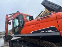 China dossen in stock excavator used doosan dx300 with cheap price on sale for sale