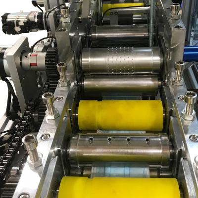 China Disposable Non Woven Three Layer Mask Machine High Speed 450pcs/Min for sale