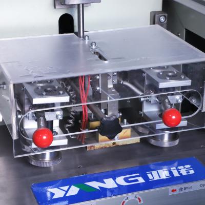 China Surgical Mask Horizontal Pillow Packing Machine 3000w PLC Control for sale