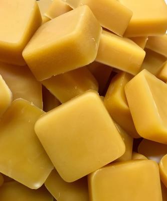 China CAS 8012-89-3 Yellow Beeswax Refresher Block Industrial Use for sale