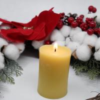 China 4.6*4.6cm 72g Yellow Pure Beeswax Candles Natural Aroma for sale