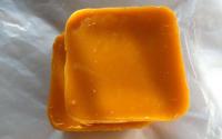 China Food Grade Beeswax 1 LB Block 1 Pound Beeswax Bars Triple Filtered Pure Beeswax Bars for sale