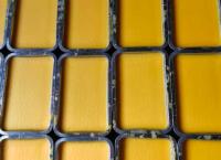 China 100% Pure 1 OZ Beeswax Bars For Dipped Rolled Candles Lip Balm for sale