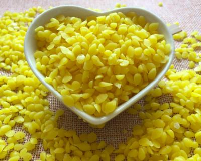 China Acid Value 18.8mg KOH/G Natural Golden Yellow Beeswax Pellets For Skin for sale