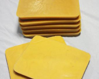 China 41.5*19.5cm Moisturizer Natural Yellow Beeswax For Beekeeping Comb Foundation Sheet for sale