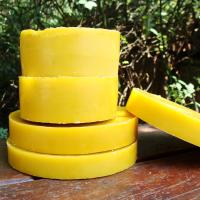China 41.5*19.5cm Moisturizer Natural Yellow Beeswax For Beekeeping Comb Foundation Sheet for sale