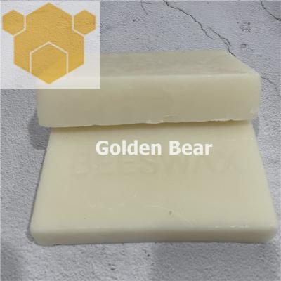 China 1lb Lubricating Natural Beeswax Block Cosmetics Crude Ivory White Beeswax Slabs for sale