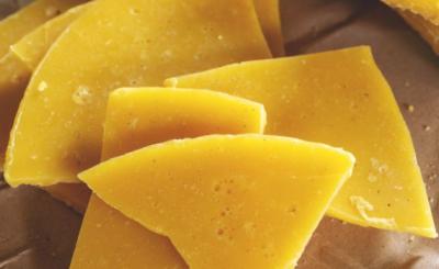 China USP Certified Organic Food Grade Beeswax For Baking for sale