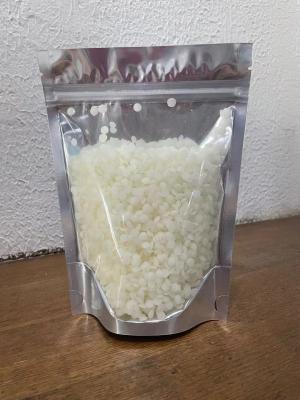 China All Natural Ingredients White Beeswax Pastilles For Lip Balm Skin Care Hair Care for sale