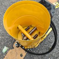 China 6L Foot Operated Grease Bucket, High Pressure Pedal Grease Pump for Excavator Machinery Lubrication for sale