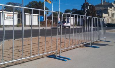 China Temporary 0.9m Metal Crowd Control Barriers Barricade Fencing Hot Dipped Galvanized for sale