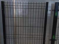 China Green Eco-Coated V Mesh Fence For Farm Livestock Separation for sale