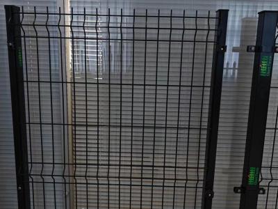China Green Eco-Coated V Mesh Fence For Farm Livestock Separation for sale