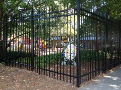China Customized Euro Style Tubular Metal Fence Galvanized Privacy With Posts for sale