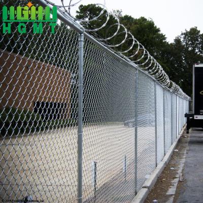 China Easily Installed Anti rust Cyclone Wire Chain Link Fence For Farm for sale