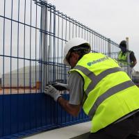 China High-visibility Edge Protection Barrier with Reflective Strip Markings for sale