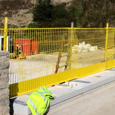 China Solar-Powered Edge Protection Barrier with Emergency Lighting for sale