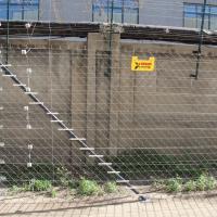 China Home Portable Wire Netting Electrified Security Fence Round Pole Energizer for sale