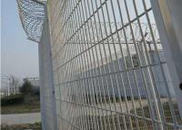 China Buckle Post 2.5M Anti Climb Security Fencing Highway Prison Mesh 358 for sale