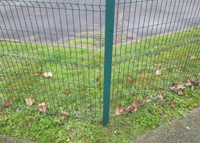 China Galvanized RAL6005 Green V Mesh Fencing 2.5m Width Round Post for sale