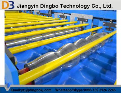China Trapezoidal Roof Steel Tile Forming Machine With Chain Transmission for sale