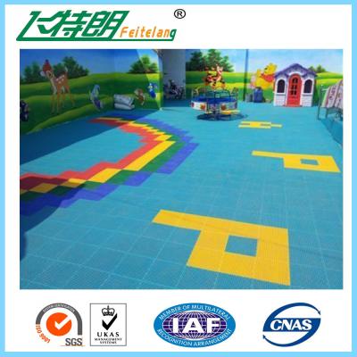 China Polypropylene Interlocking Sports Flooring 2500N Load Capacity UV Resistant 10 Year Warranty for sale