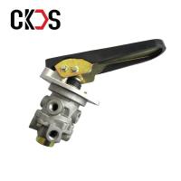 China Mitsubishi Fuso Foot Brake Valve MC838211 for Air Brake System with 6 Months Warranty and OEM Size for sale