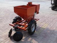 China 18hp Small Scale Agricultural Machinery 0.1hm2/H Potato Planter Machine for sale