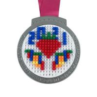 China Custom LEGO Puzzle Medal Zinc Alloy Plastic DIY Creative Award Event Medals 1.5 Inch Ribbon for sale