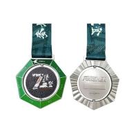 China Custom Zinc Alloy Climbing Award Spinning Medal 1.5 Inch Ribbon for sale