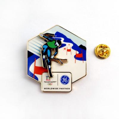 China Custom UV Printing Spinning Pin Badge Zinc Alloy Polished Finish 1000 MOQ for sale