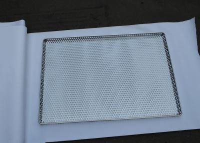 China 15.7 X 11.8 Inches Perforated Baking Tray Stainless Steel 304 For Bread Baking for sale
