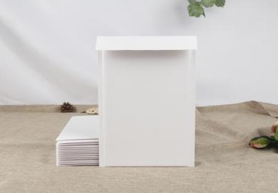 China 400x500mm Kraft Paper Bubble Bags Corrugated Paper Envelope Bag for sale