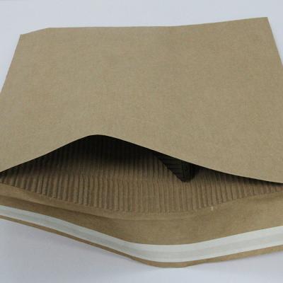 China Rectangular 10x15cm Paper Envelope Bag Water Resistant Corrugated Envelope Mailers for sale
