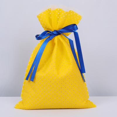 China Lightweight Non-Woven Drawstring Bag with Customizable Sizes 5.25x3x8.5 and 5x3.75x8 for Shopping and Gift Packaging for sale