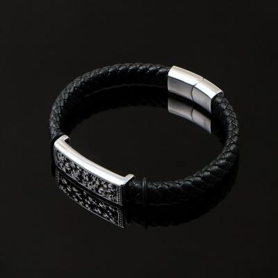 China Express Your Individuality with our Stainless Steel Skull Bracelet Corrosion-Resistant and Strong for sale