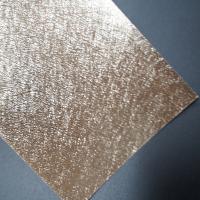 China Eco Friendly Metallic Coated Packaging Paper Oil Proof With Straw Grain for sale